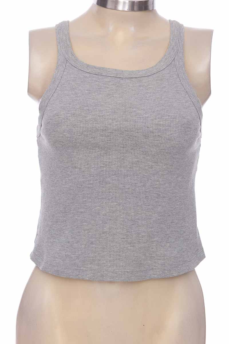 Top / Camiseta color Gris - Pacífika talla L de Segunda Mano | Closeando