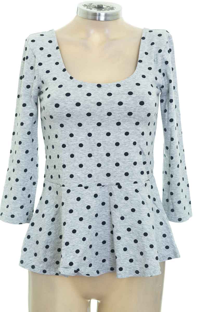 Blusa color Gris - Express | Closeando