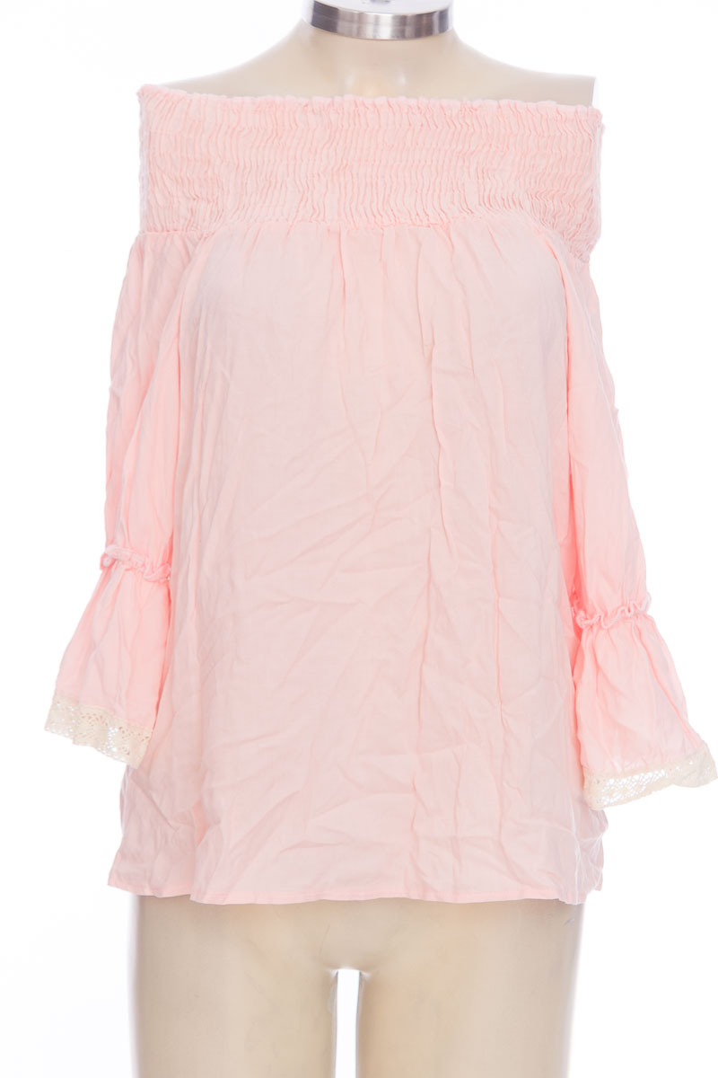Top / Camiseta color Rosado - MP Marketing Personal | Closeando