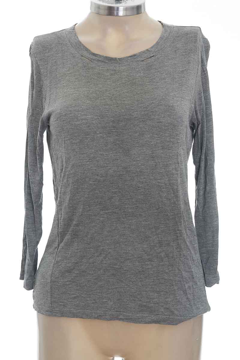 Top / Camiseta color Gris - Elle | Closeando