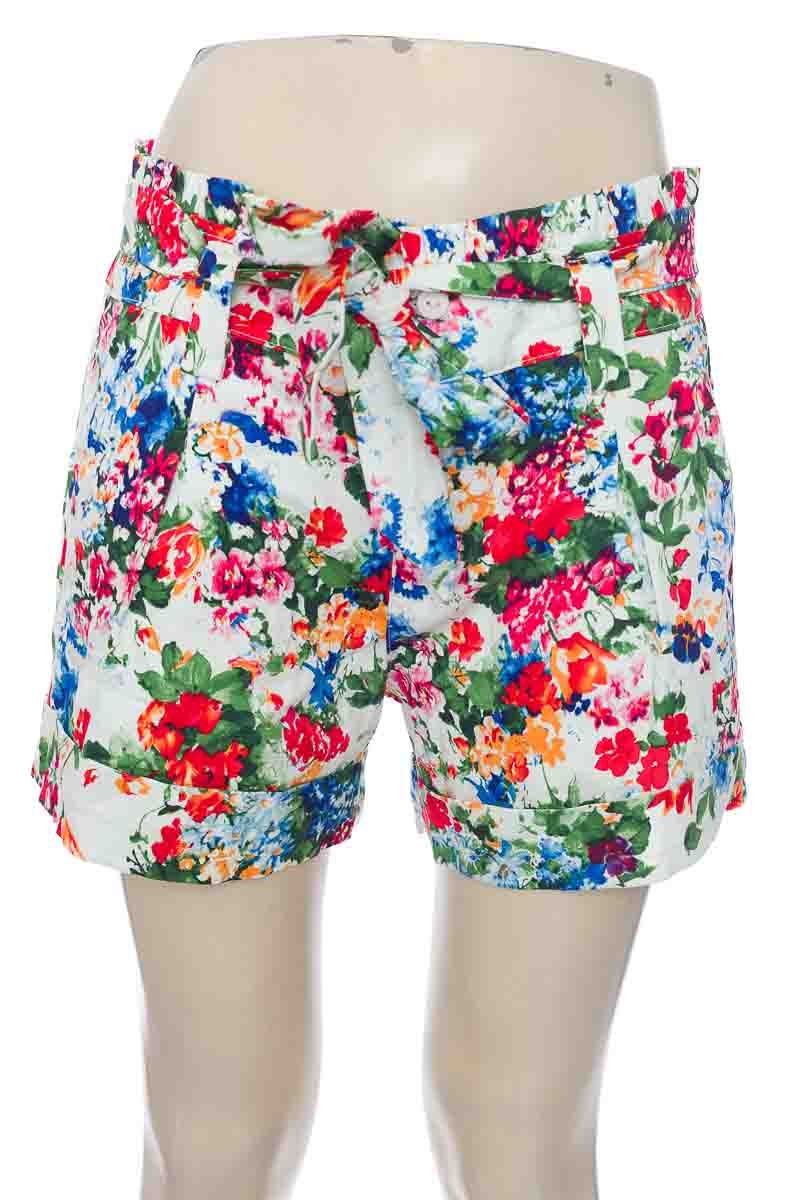 Short color Blanco - GOKA talla 12 de Segunda Mano | Closeando