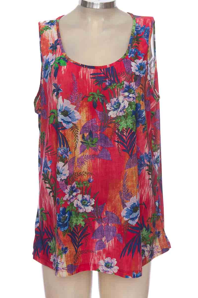 Top / Camiseta color Rojo - Bluss | Closeando