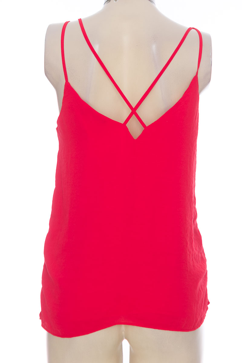 Top / Camiseta color Rojo - ELA | Closeando