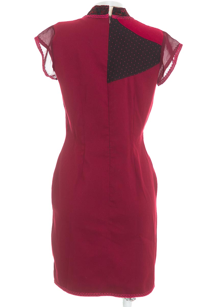 Vestido / Enterizo color Rojo - Neftali Blanco | Closeando