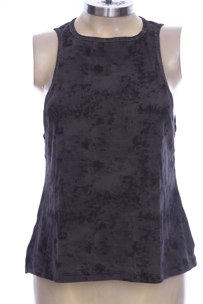 Top / Camiseta color Negro - Leonisa | Closeando