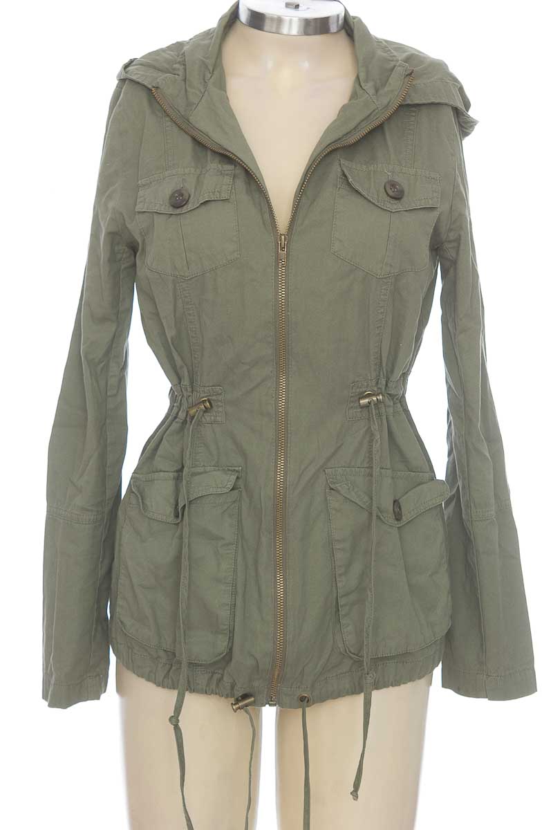 Chaqueta / Abrigo color Verde - Love Culture | Closeando