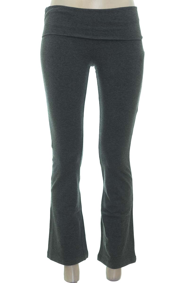 Ropa Deportiva / Salida de Baño color Gris - Pronto | Closeando