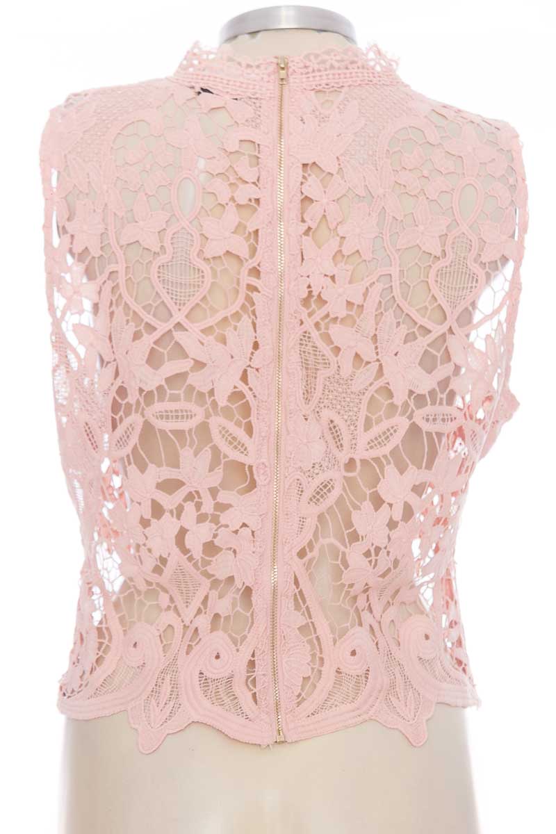 Top / Camiseta color Rosado - Studio F talla M de Segunda Mano | Closeando
