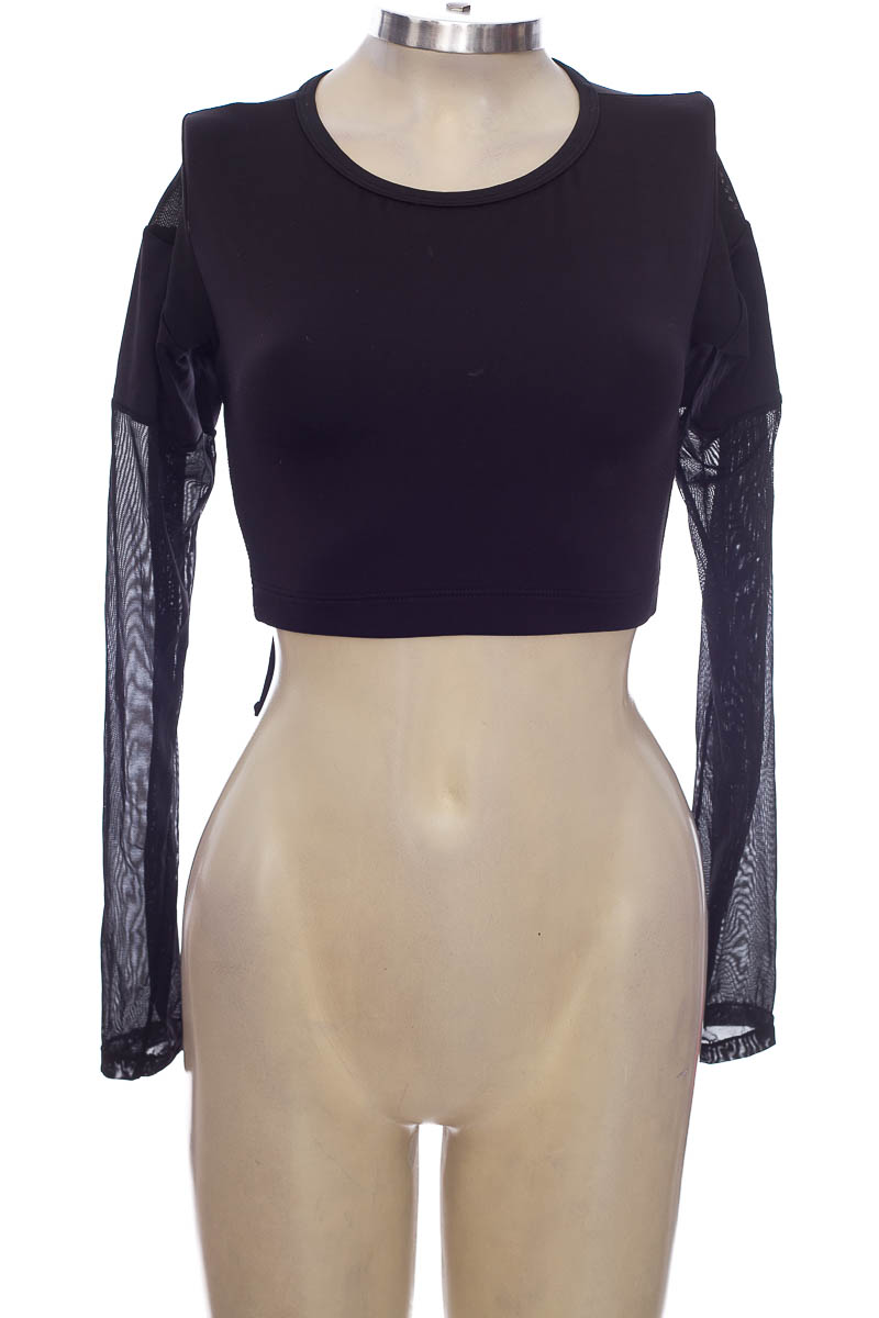 Ropa Deportiva / Salida de Baño color Negro - Body Fit | Closeando