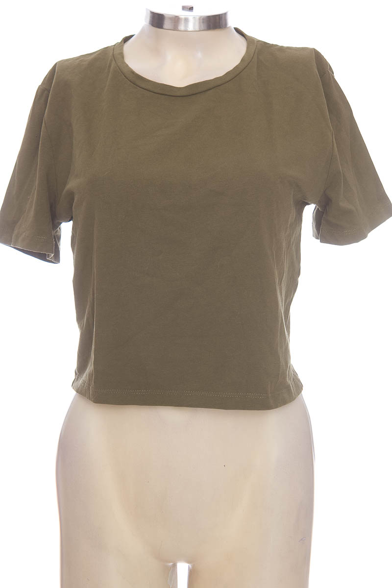 Top / Camiseta color Verde - Zara | Closeando