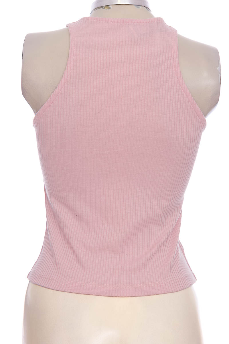 Top / Camiseta color Rosado - Closeando | Closeando