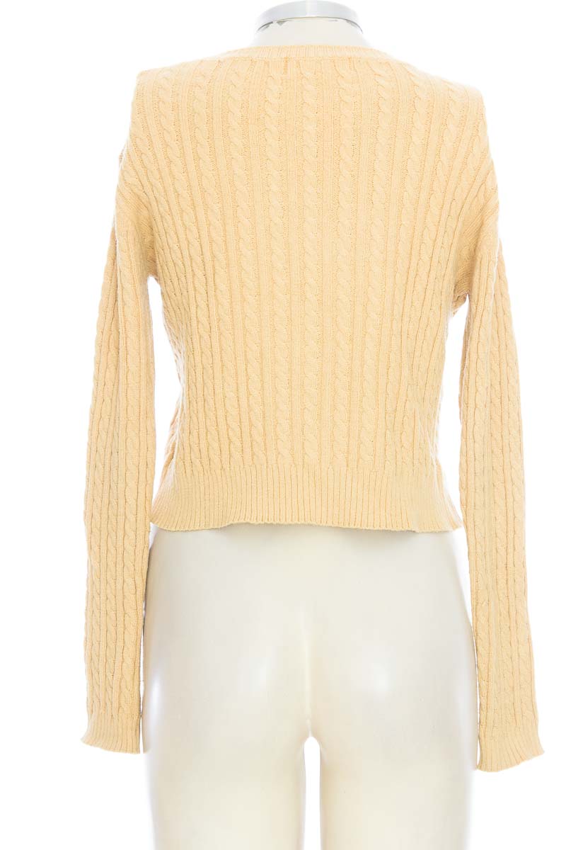 Sweater color Mostaza - Pull & Bear | Closeando