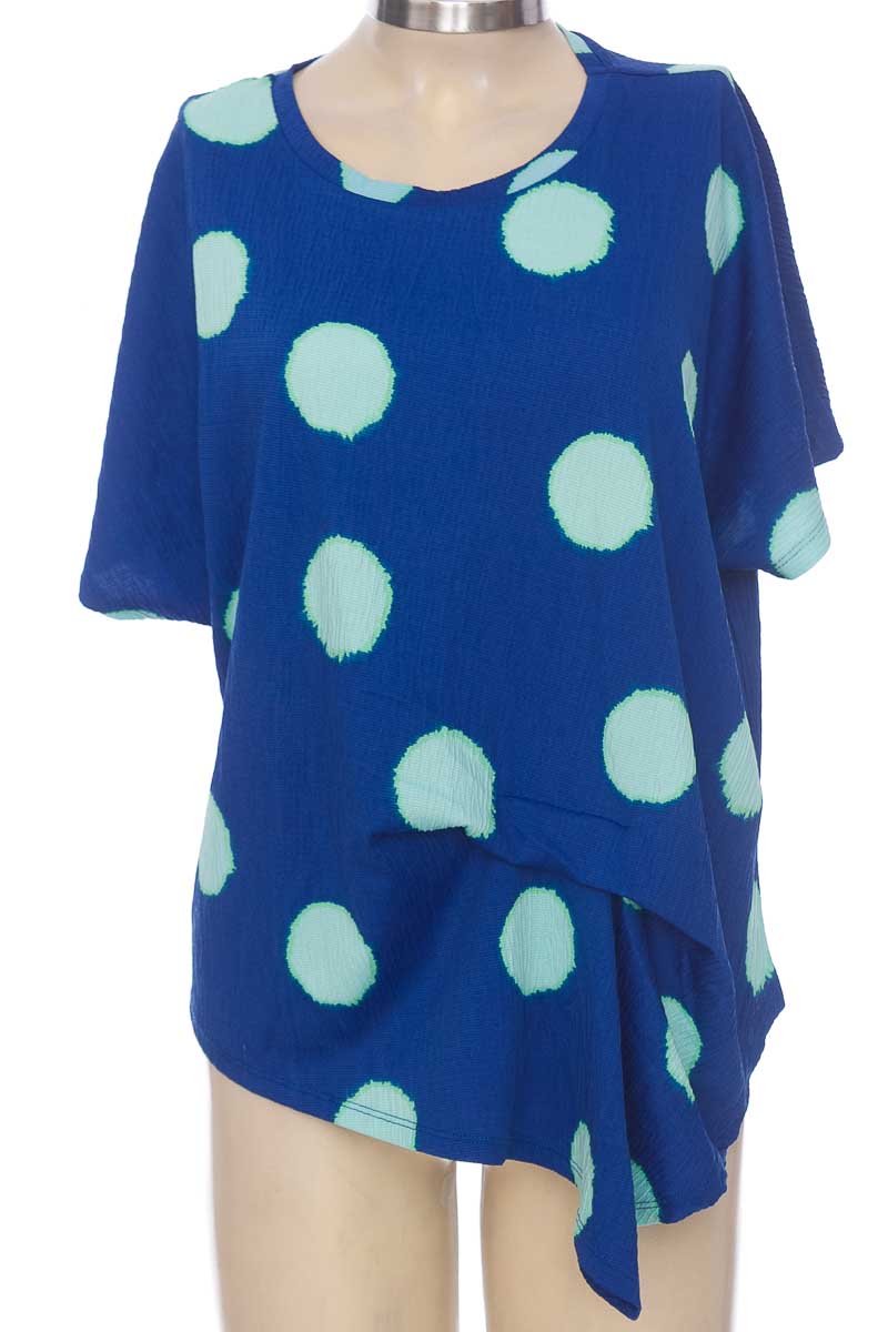 Top / Camiseta color Azul - Zara | Closeando