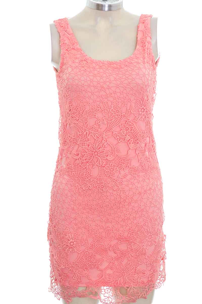 Vestido / Enterizo color Salmón - Pull & Bear talla M de Segunda Mano ...