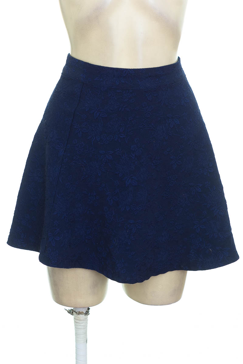 Falda color Azul - Forever 21 | Closeando