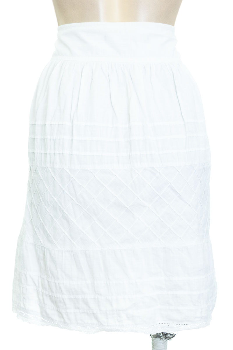 Falda color Blanco - GAP | Closeando