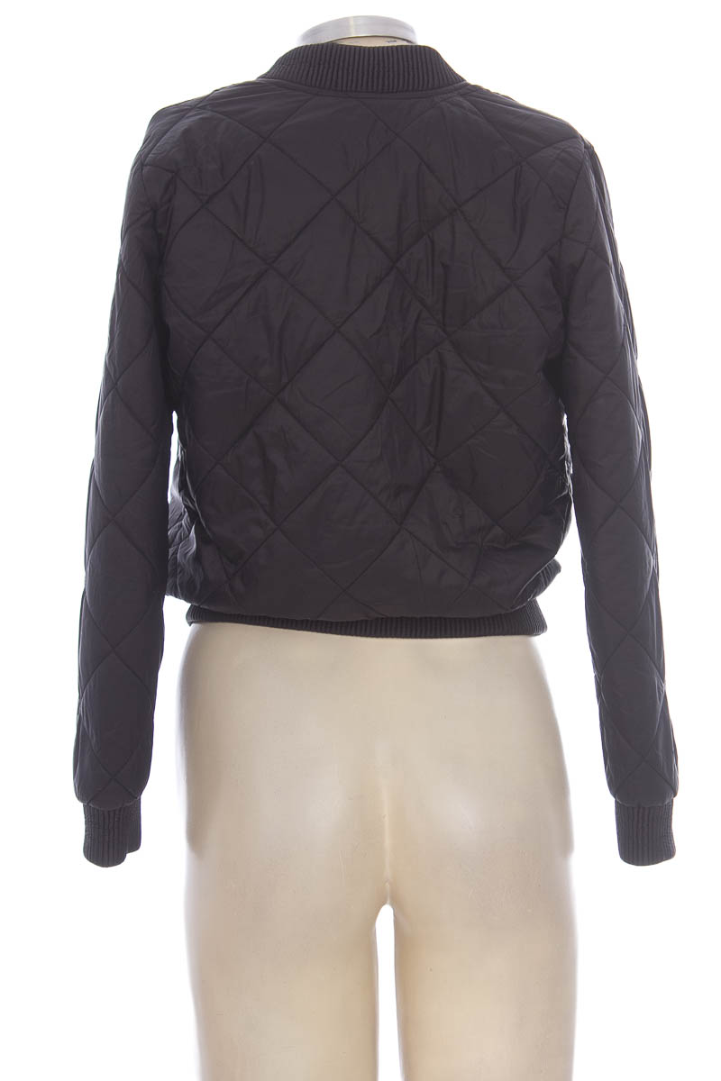 Chaqueta / Abrigo color Negro - Cuidado Con El Perro | Closeando