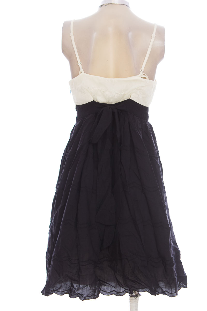 Vestido / Enterizo color Negro - NAF NAF | Closeando