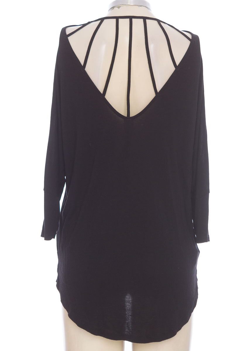 Top / Camiseta color Negro - Gef | Closeando