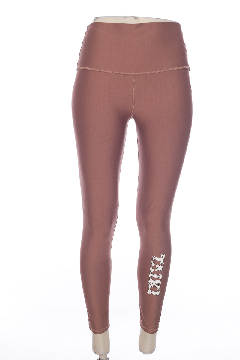 Ropa Deportiva / Salida de Baño color Rosado - Taiki talla M de Segunda ...