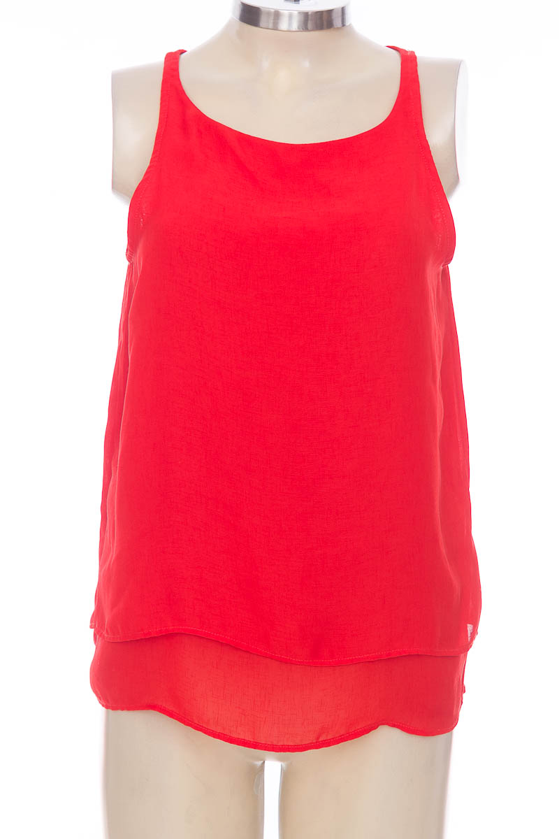 Top / Camiseta color Rojo - Arkitect talla M de Segunda Mano | Closeando
