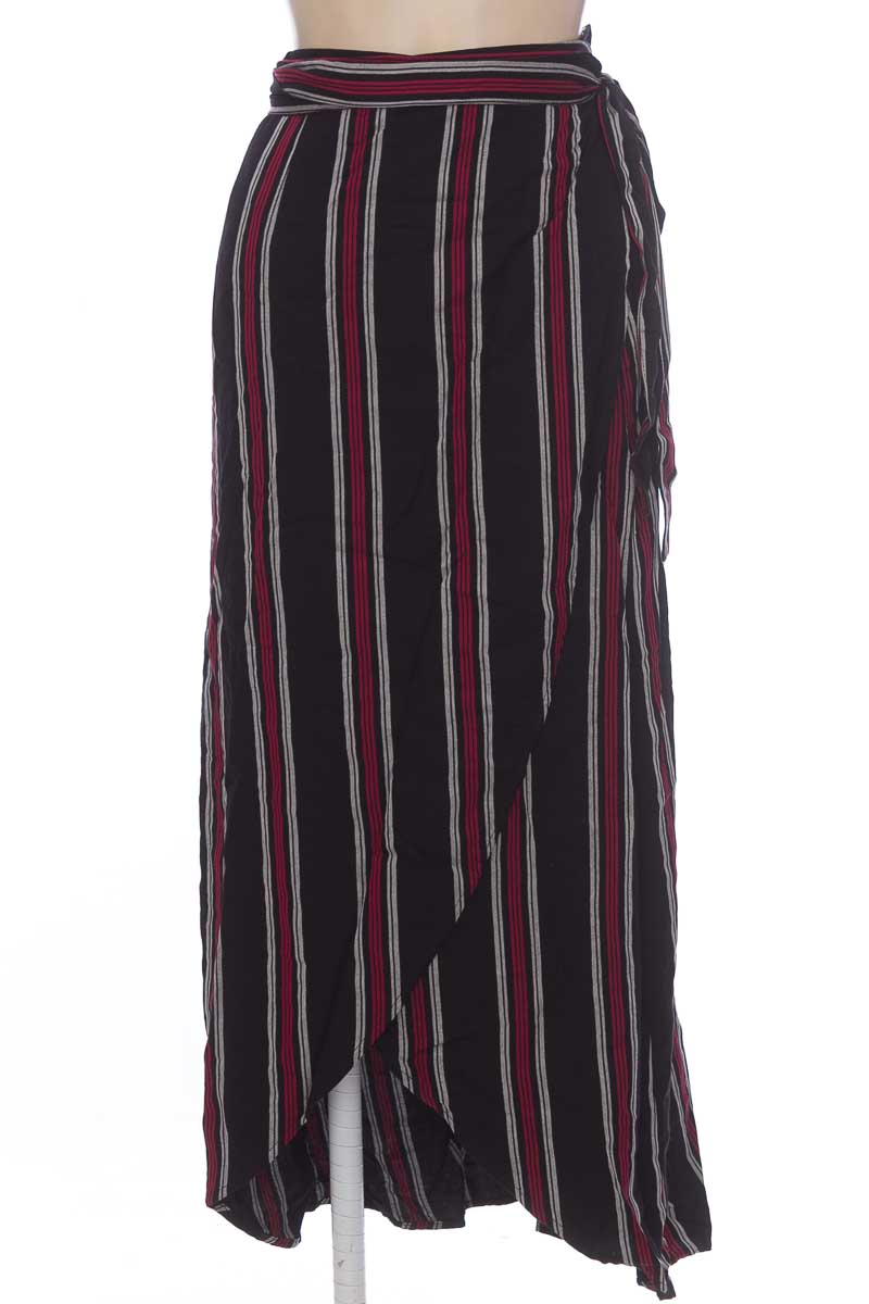 Falda color Negro - Pat Primo | Closeando