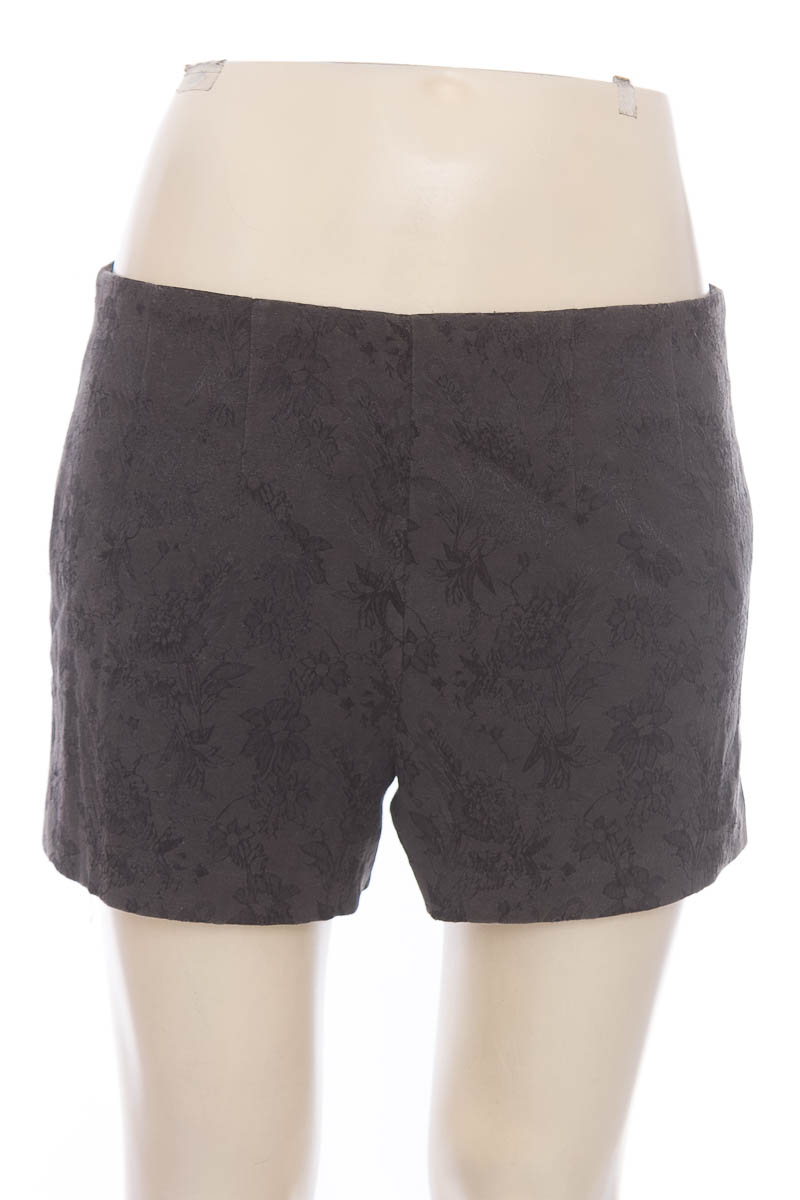 Short color Negro - Forever 21 | Closeando