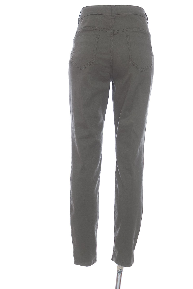 Pantalones color Verde - Calzedonia talla XL de Segunda Mano | Closeando