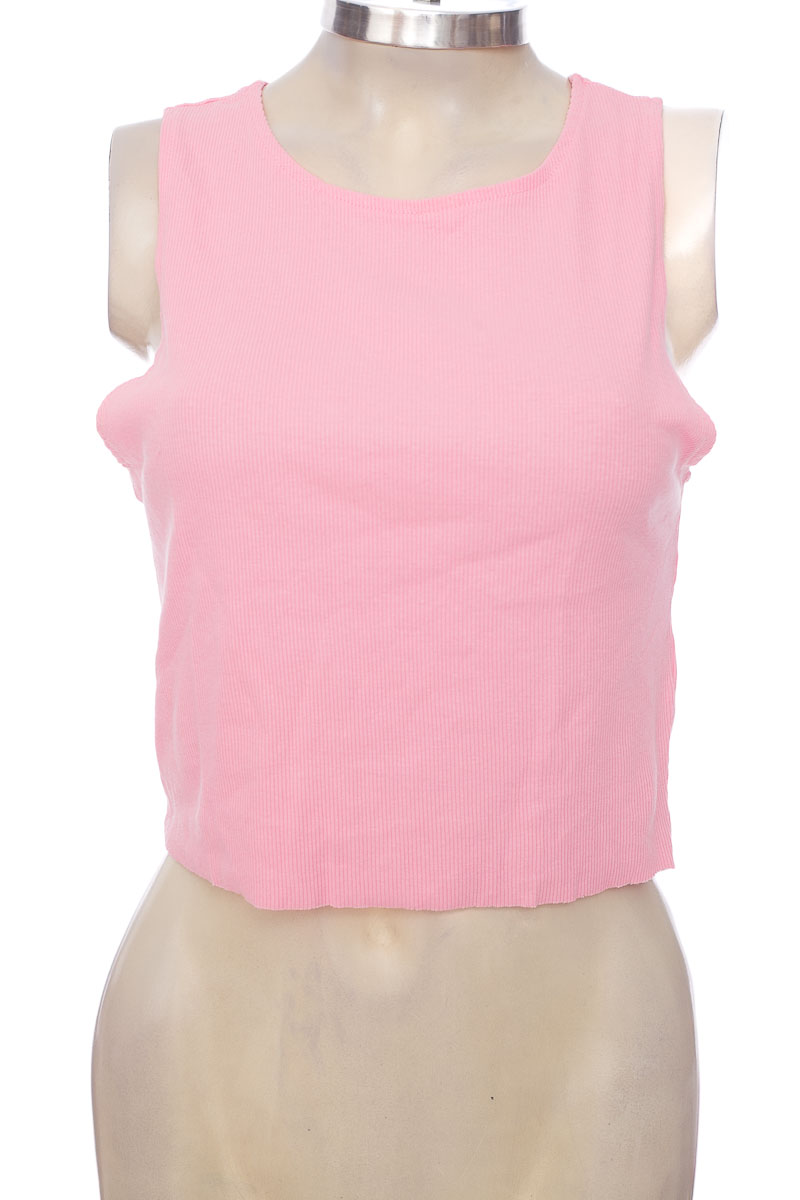 Top / Camiseta color Rosado - Pull & Bear talla L de Segunda Mano ...
