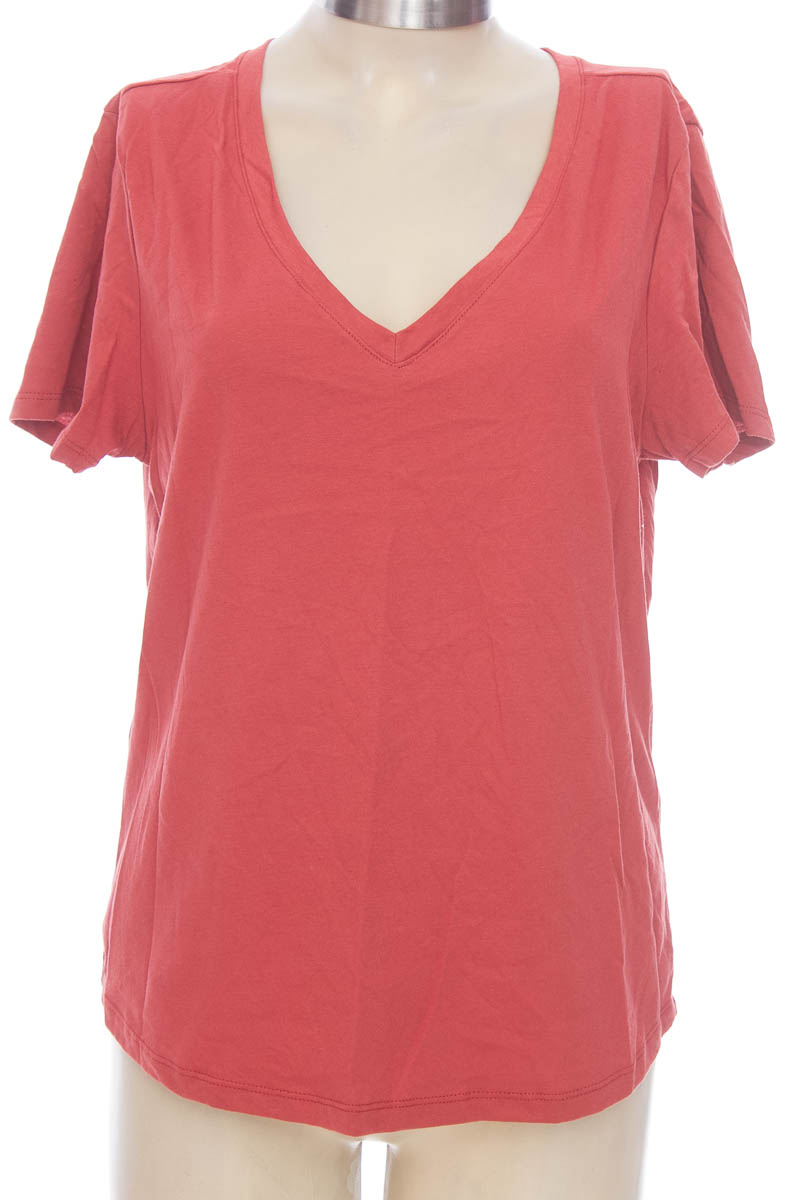 Top / Camiseta color Rojo - Leonisa | Closeando