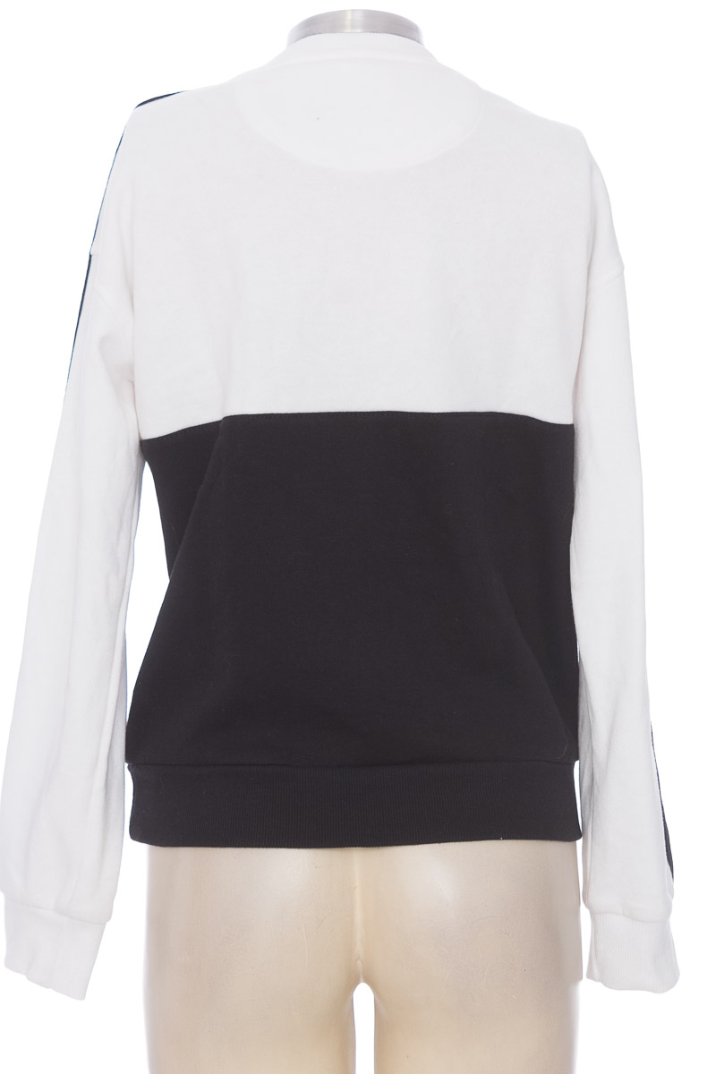 Sweater color Negro - Bronzini | Closeando