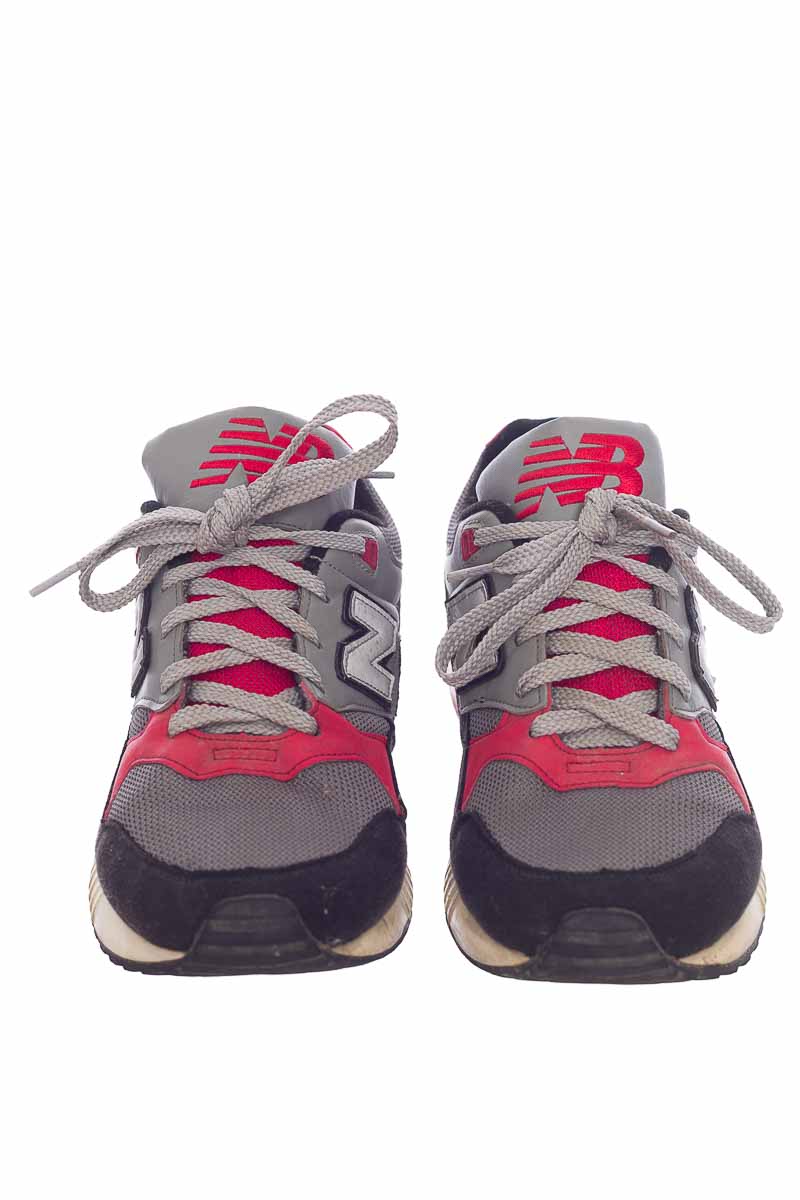 Tenis color Gris - New Balance | Closeando