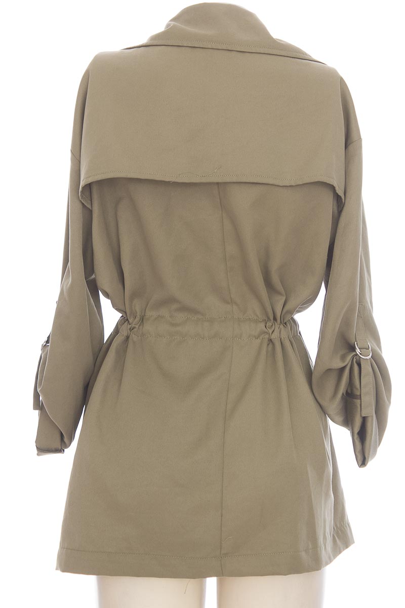 Chaqueta / Abrigo color Verde - Stradivarius | Closeando