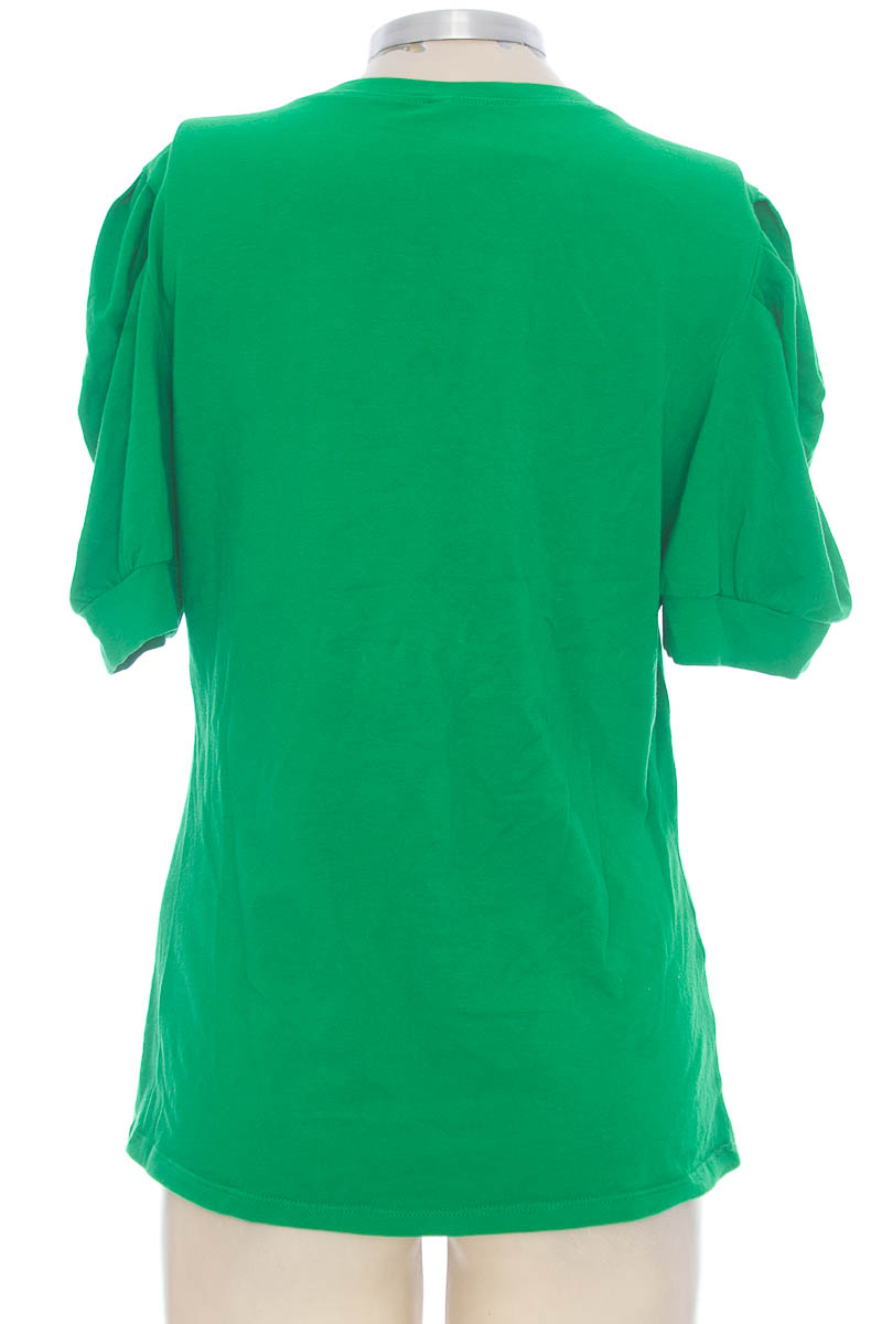 Top / Camiseta color Verde - Unipunto | Closeando