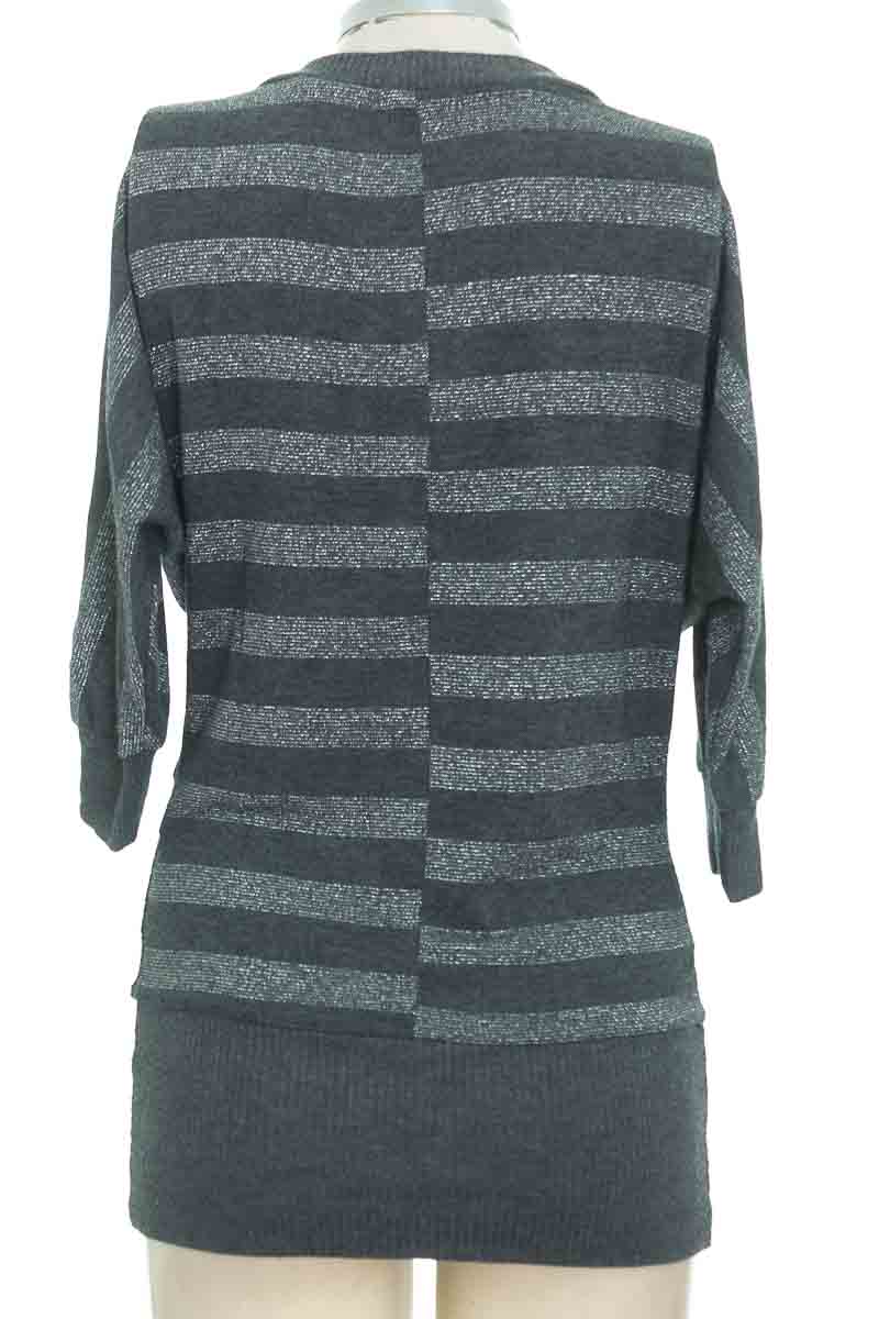 Sweater color Gris - Studio F talla M de Segunda Mano | Closeando