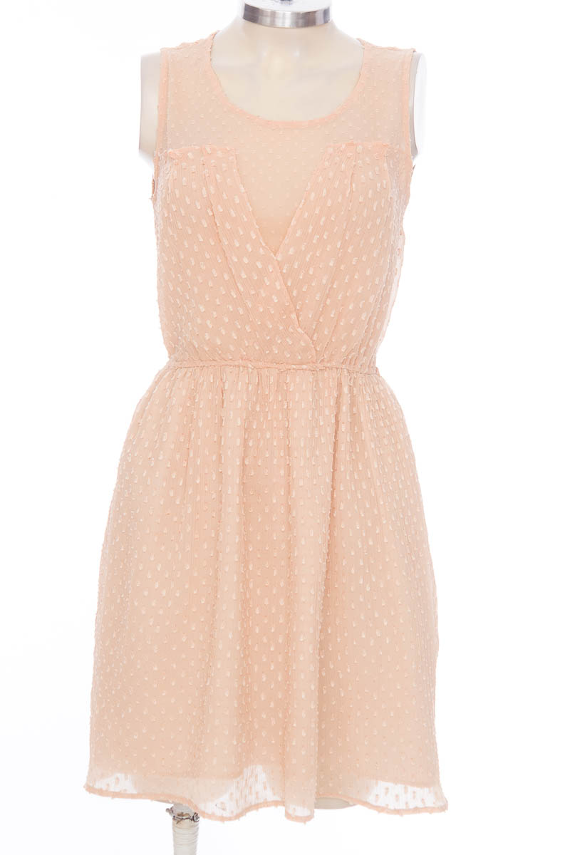 Vestido / Enterizo color Beige - Zara | Closeando