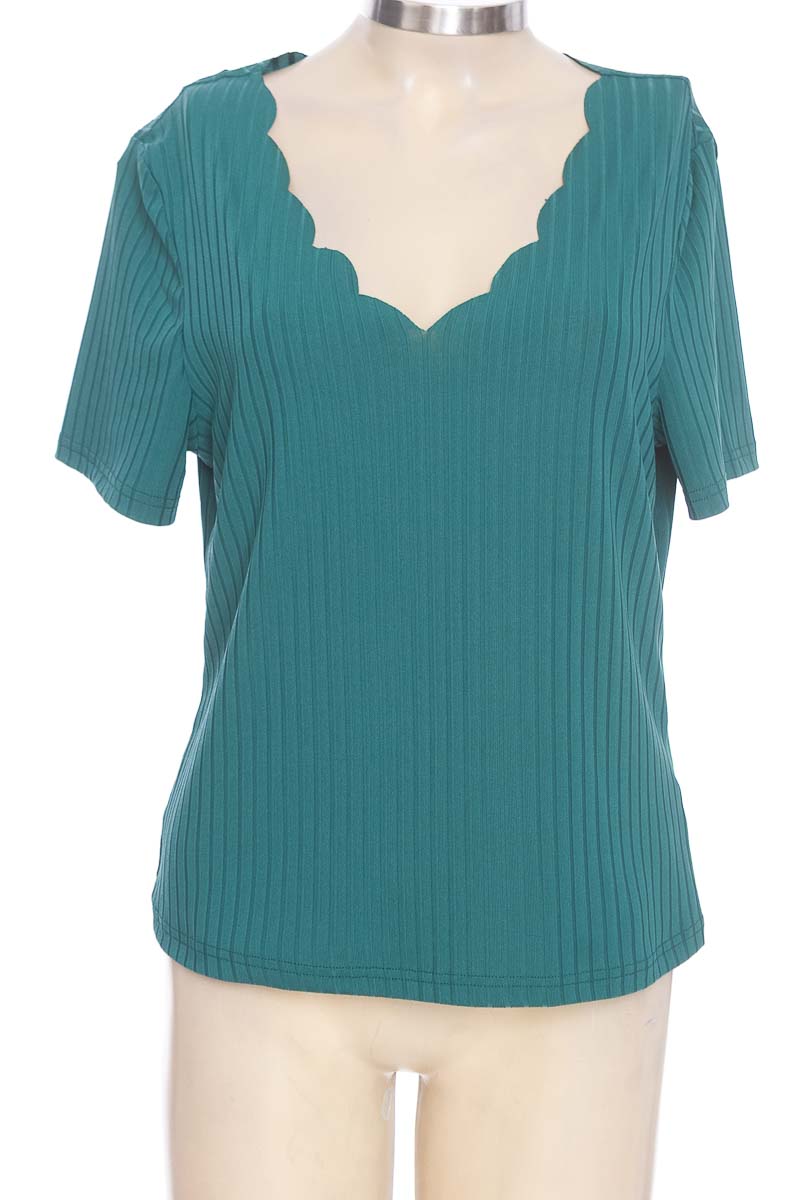 Top / Camiseta color Verde - Shein | Closeando
