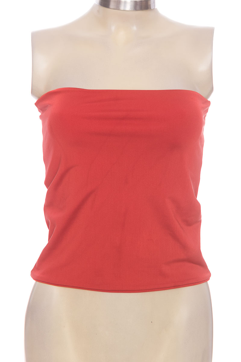 Top / Camiseta color Rojo - Closeando | Closeando