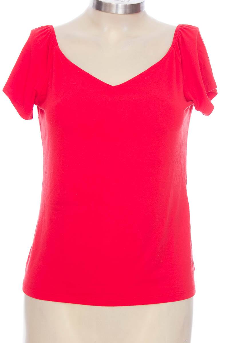 Top / Camiseta color Rojo - Koaj | Closeando