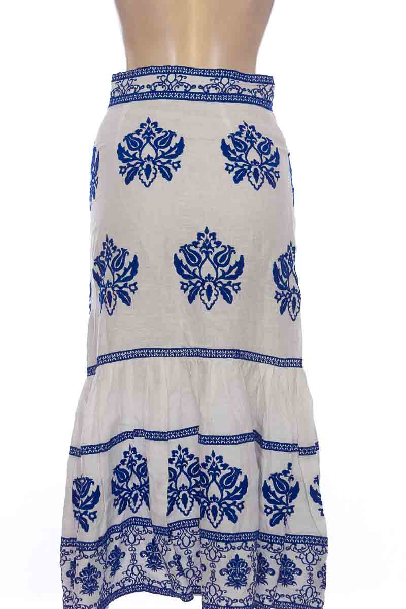 Falda color Blanco - Zara | Closeando