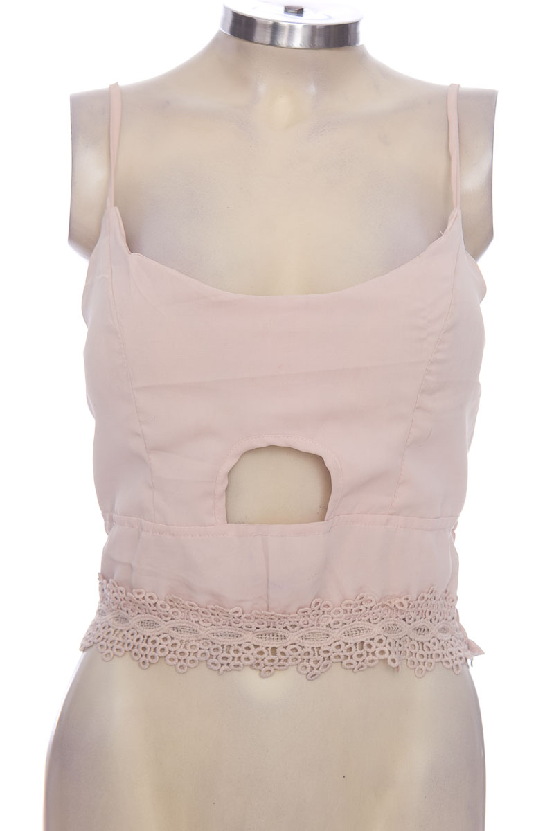 Top / Camiseta color Rosado - Sol Rojo | Closeando