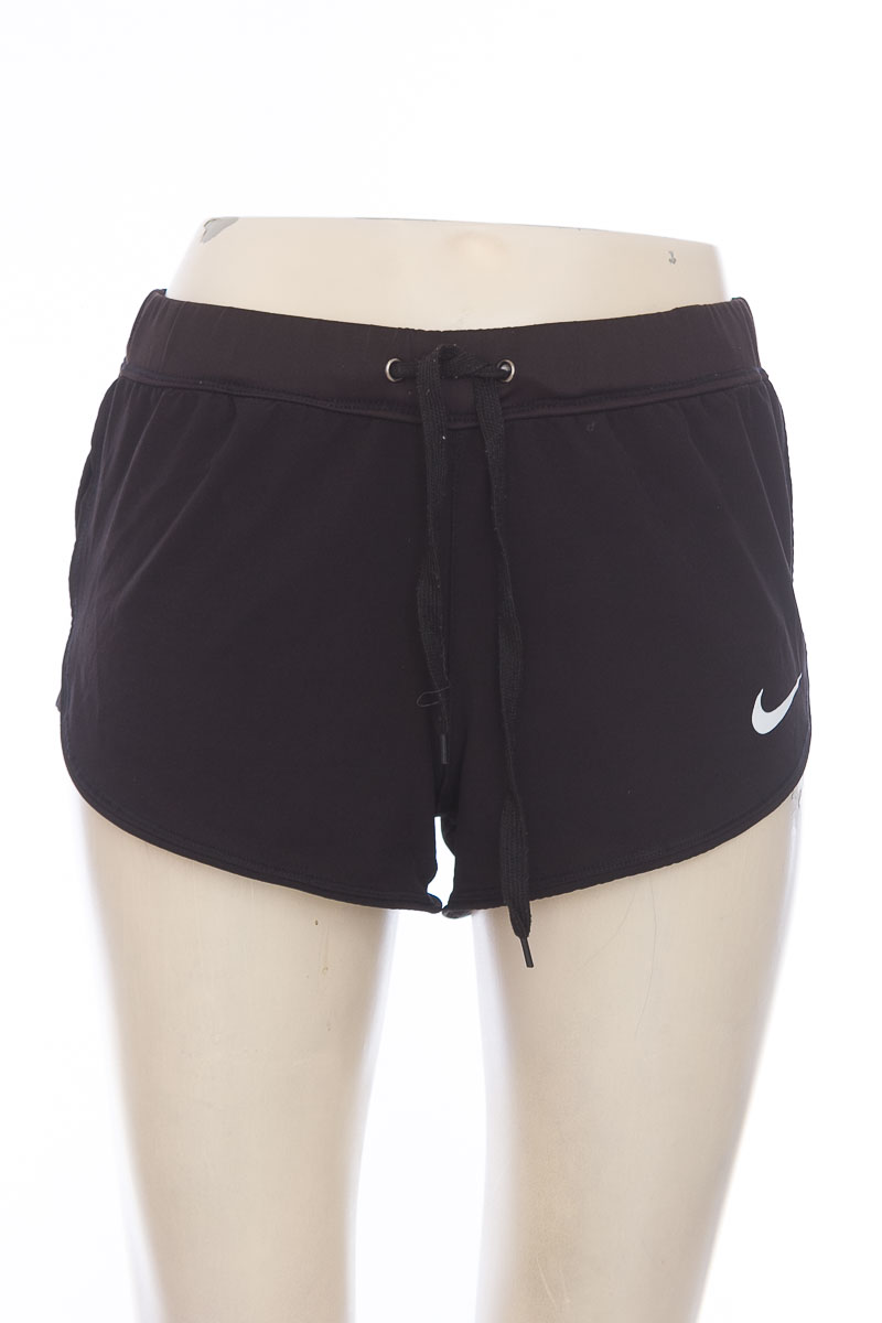 Short color Negro - Nike | Closeando