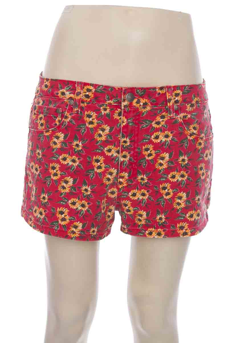 Short color Rojo - Forever 21 | Closeando