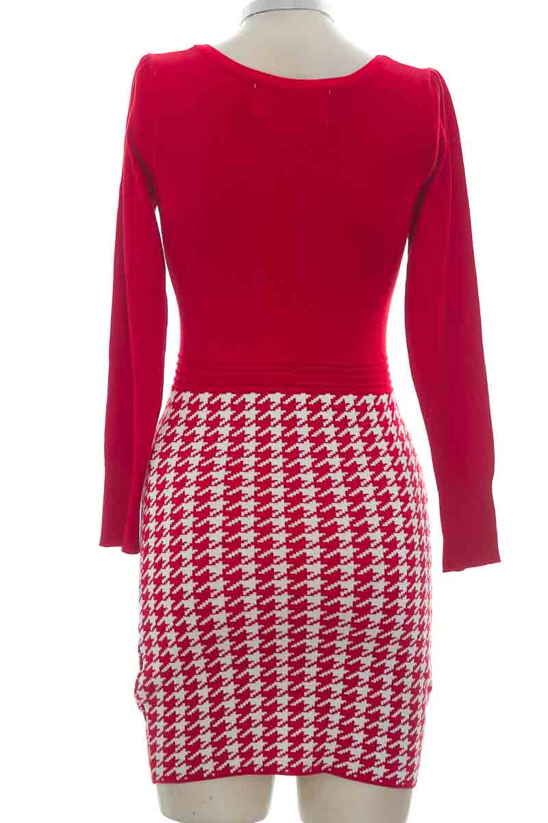 Vestido / Enterizo color Rojo - Kesacos | Closeando