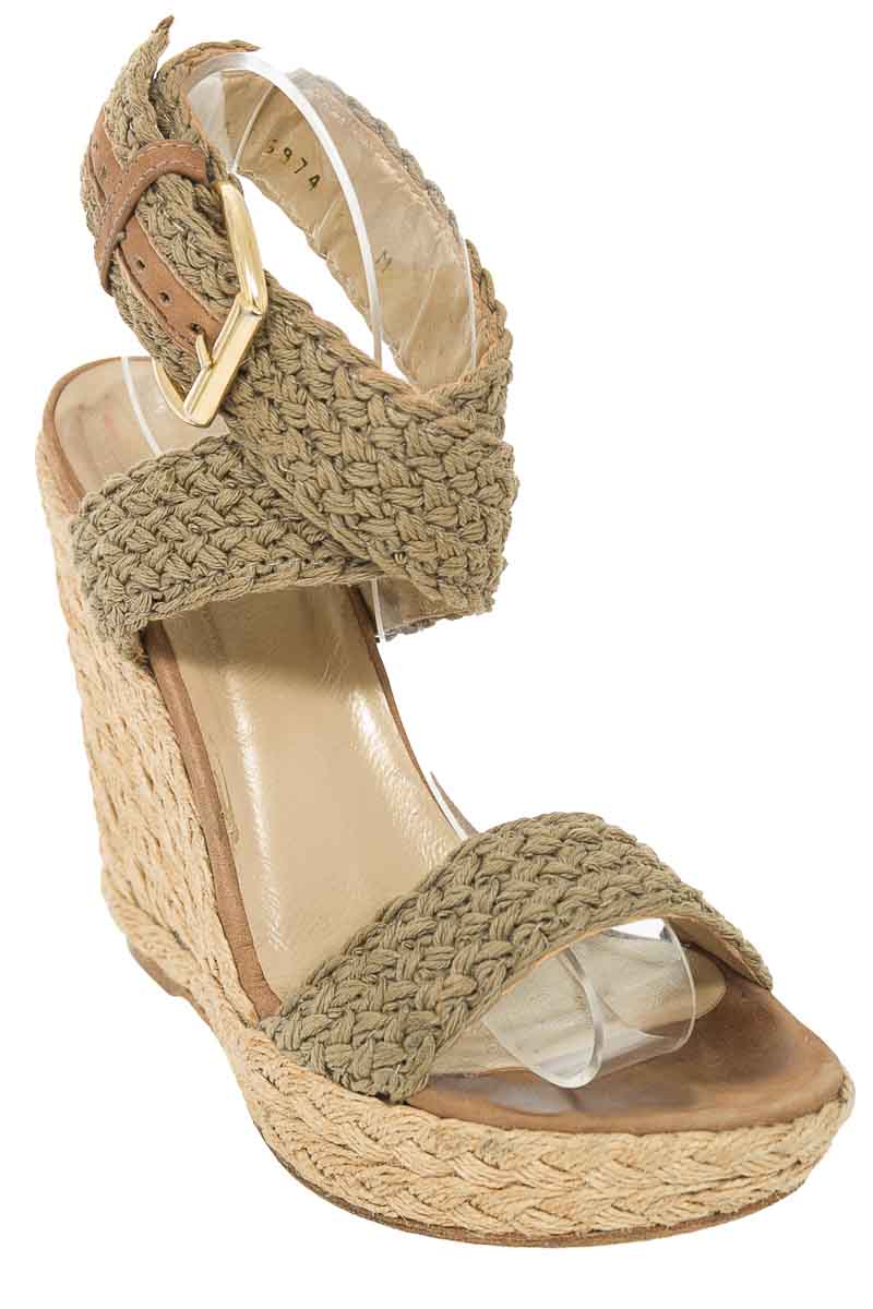 Zapatos Sandalia color Beige - Stuart Weitzman | Closeando