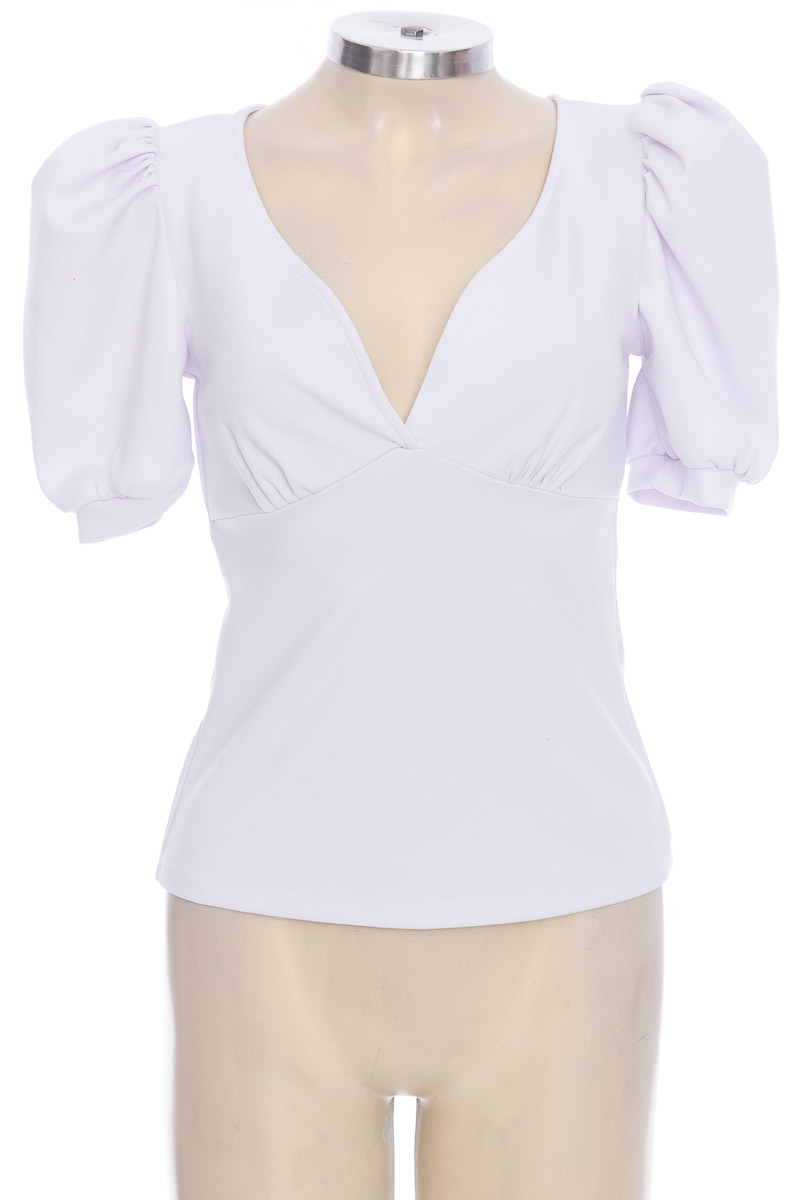 Top / Camiseta color Blanco - Studio F | Closeando