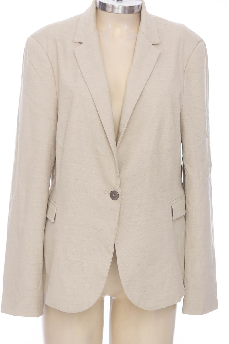 Chaqueta / Abrigo color Beige - Zara | Closeando
