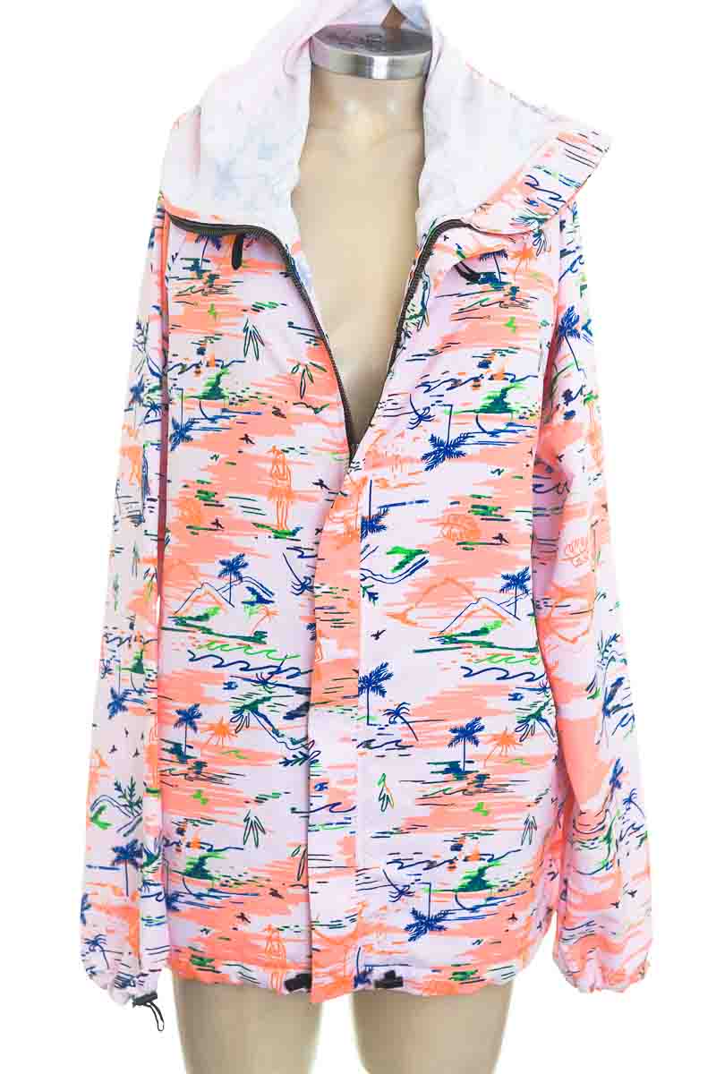 Chaqueta / Abrigo color Rosado - Maaji | Closeando