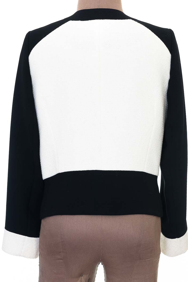 Chaqueta / Abrigo color Blanco - Cara Lotti | Closeando