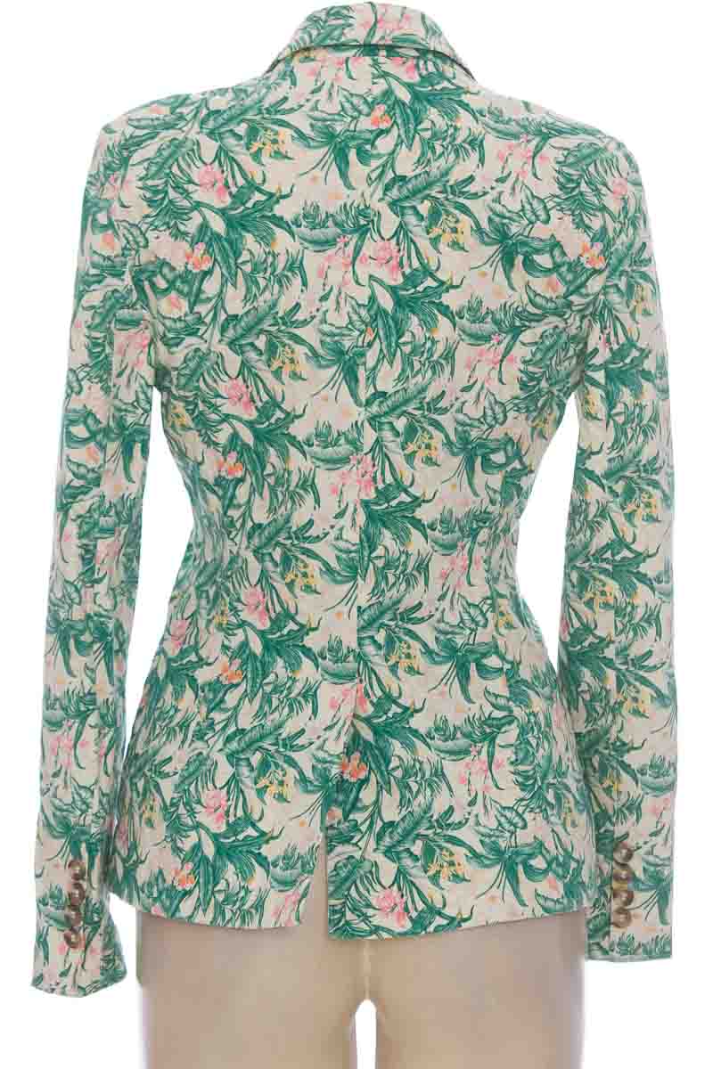 Chaqueta / Abrigo color Verde - Basement | Closeando